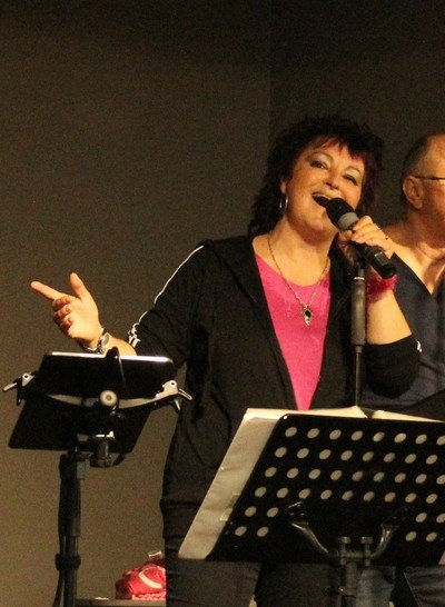 MAGALY - CHANTEUSE / Variété Française et Internationale - Trélivan ...