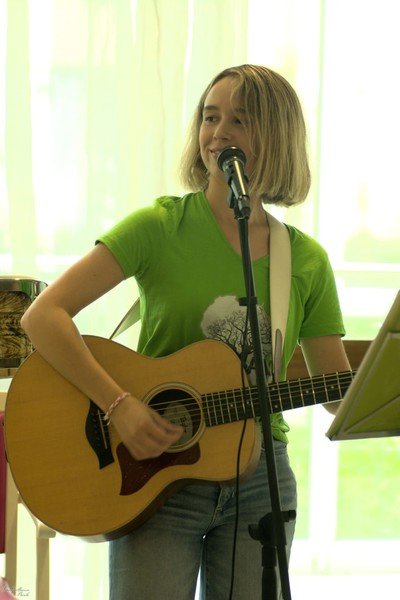 Jade Louvat - Chanteuse Guitariste - Chambéry - (73000)