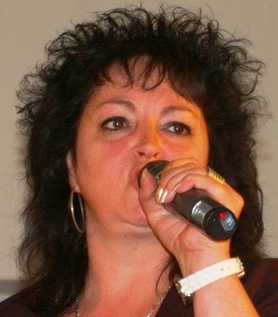 MAGALY - CHANTEUSE / Variété Française et Internationale - Trélivan ...