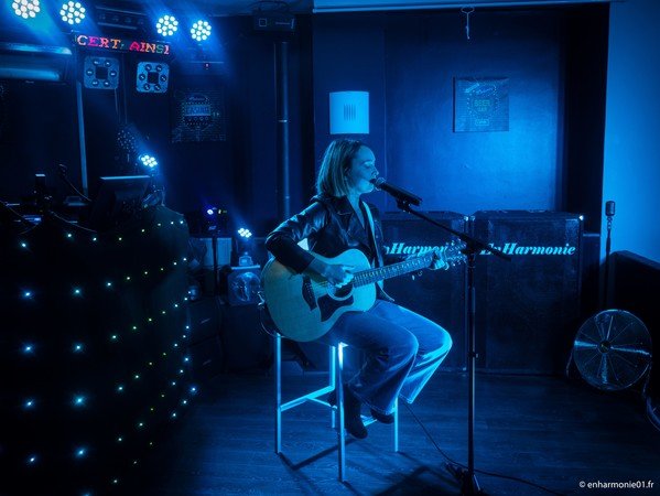 Jade Louvat - Chanteuse Guitariste - Chambéry - (73000)