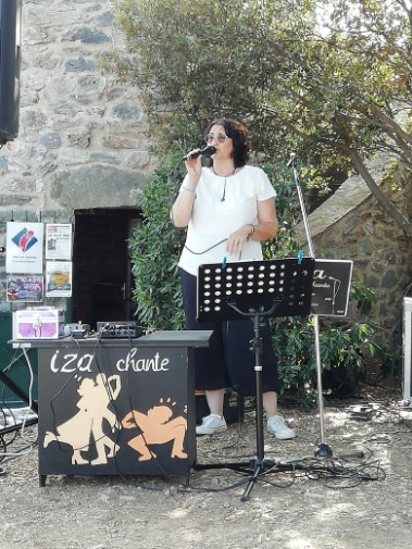 Chanteuse pro experience 30 ans offre emploi - Saint-André-de-Sangonis ...