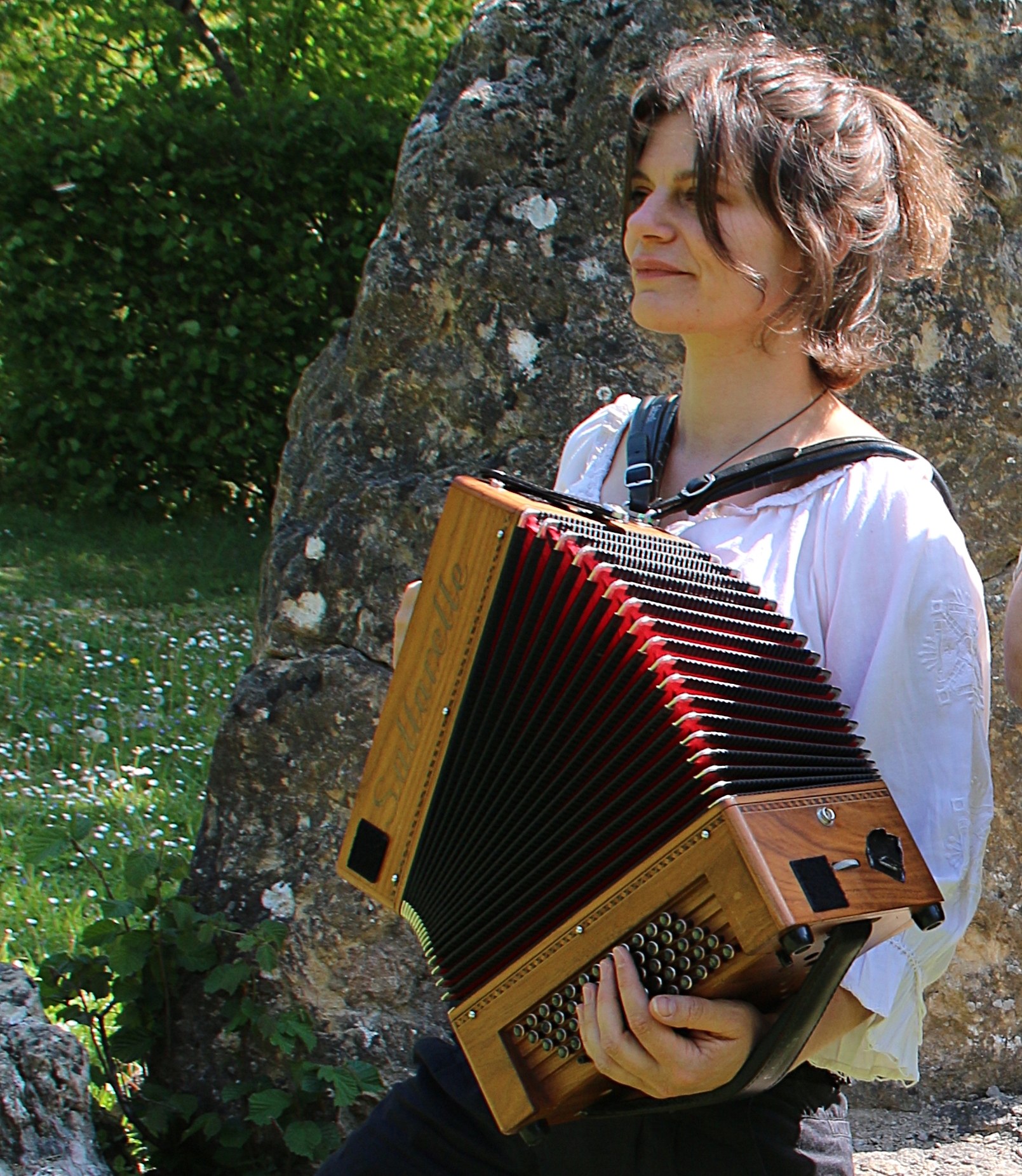Galina - Accordéoniste-chanteuse - Luzy - (58170)